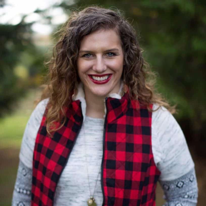 Why Portland, Oregon is known as the Rose City with Liz - We Travel There