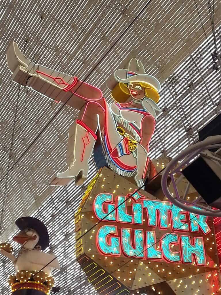 Fremont Street, Bellagio Conservatory & High Roller in Las Vegas ...